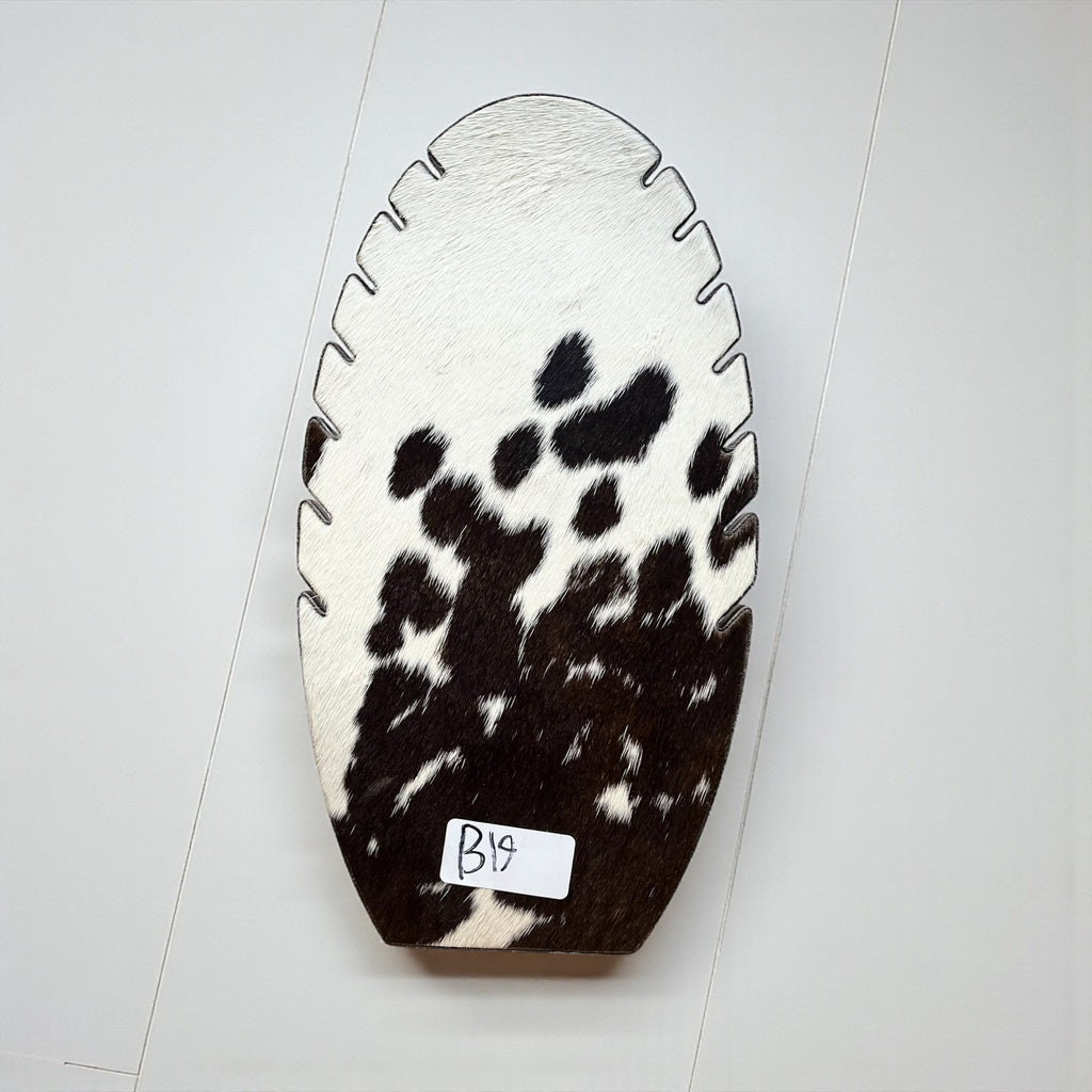 All cowhide necklace display – Western Linens